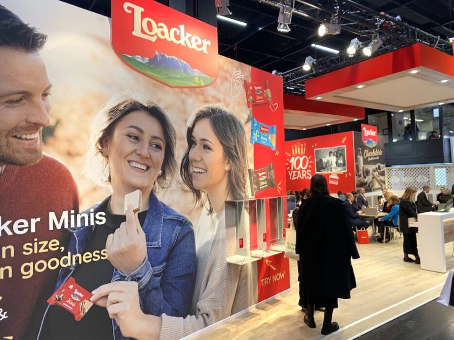 Loacker extends dark chocolate wafer series with on-the-go option ...